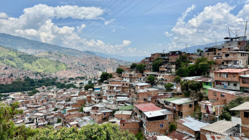 La comuna 13 de Medellín en Colombia - Beaviajera by Beatriz Lagos